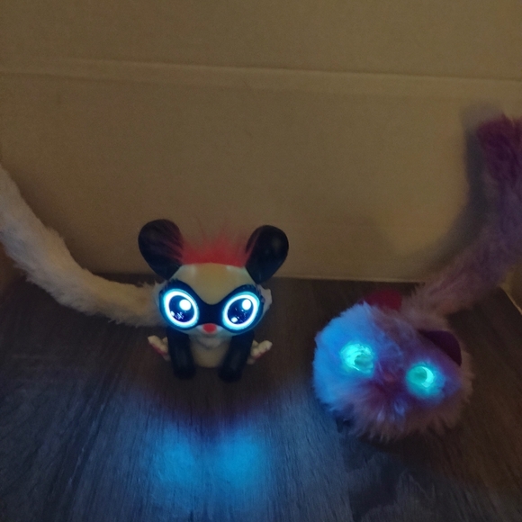 Toys | Mattel 217 Lil Gleemerz Glowing Figure Pomsies Bundle | Poshmark